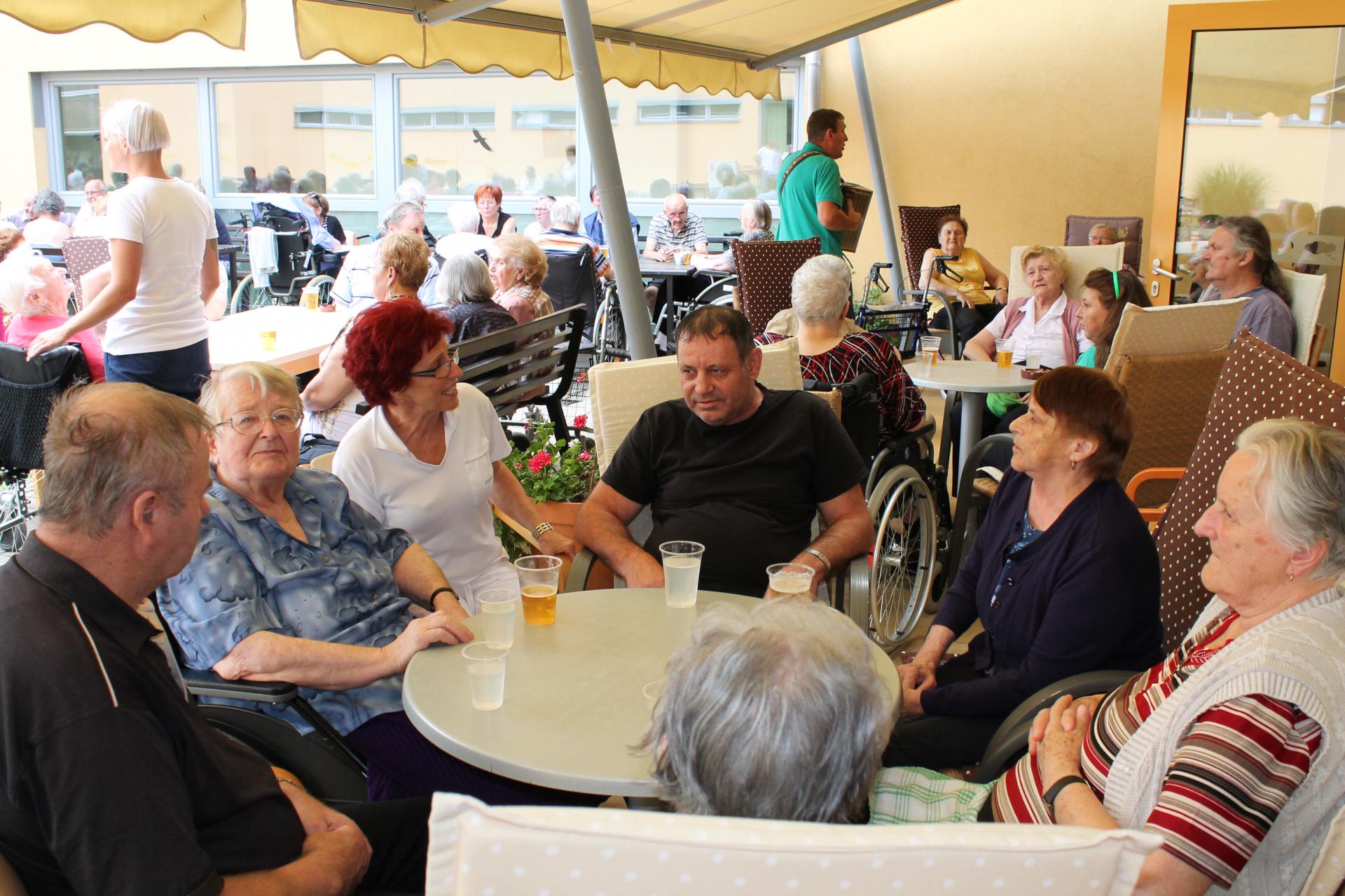 Upokojitev ne sme pomeniti vstopa v revščino