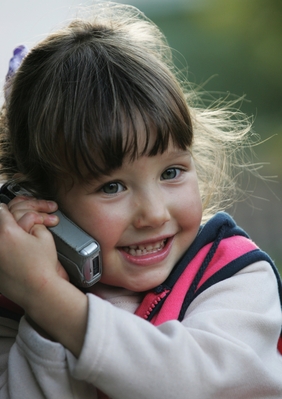 Kdaj je čas za prvi prenosni telefon, kdaj za prvi računalnik?