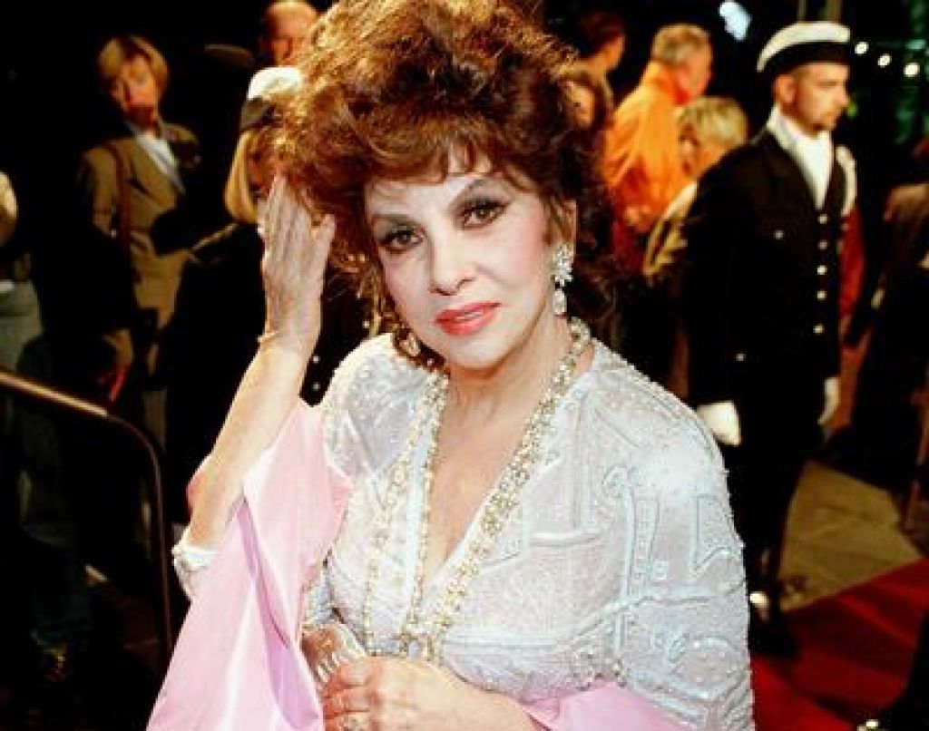 Gina Lollobrigida razstavlja v Italiji