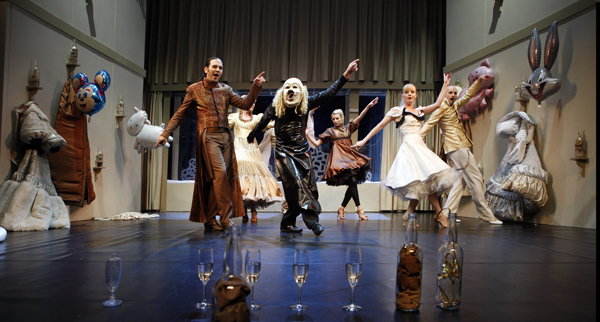 Gledališka predstava režiserja Matjaža Pograjca Tanja-Tanja v MGL