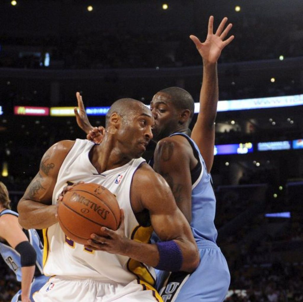 Jezerniki suvereno zakorakali v končnico