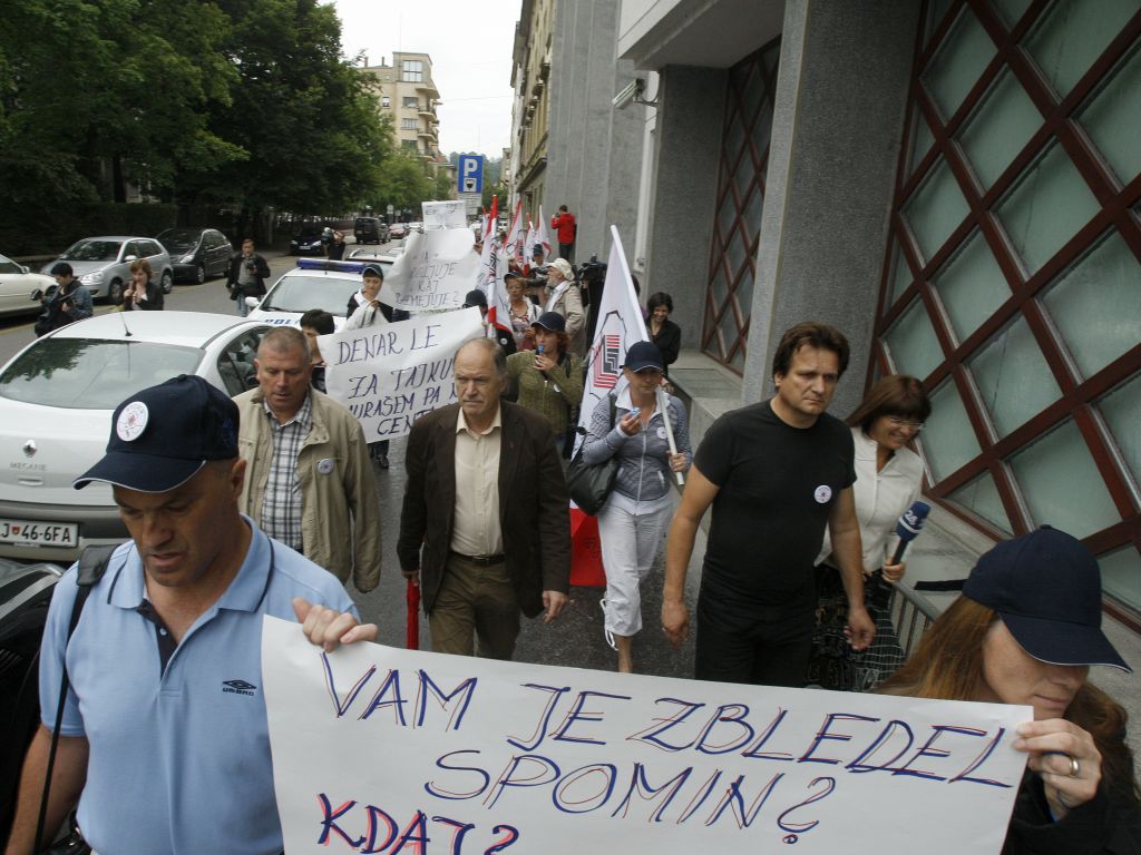 FOTO: Premier svari pred vzbujanjem lažnega upanja