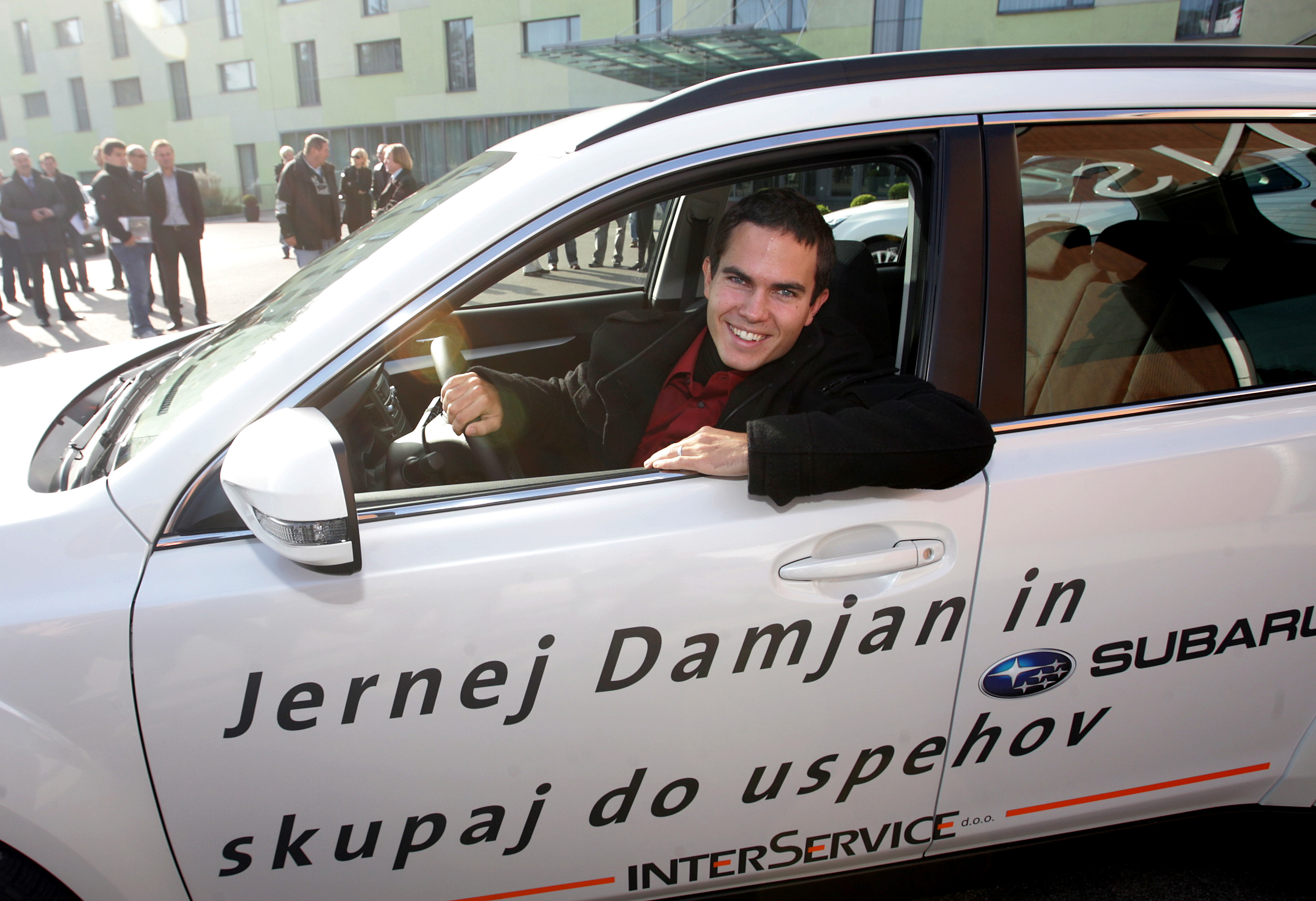 Sneg ima pač raje od plastike