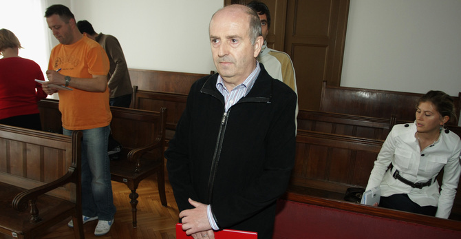 Nekdanji župnik dovolj zdrav za zapor