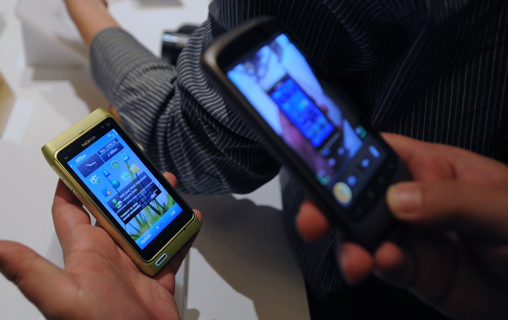Prvi premiki med pametnimi telefoni