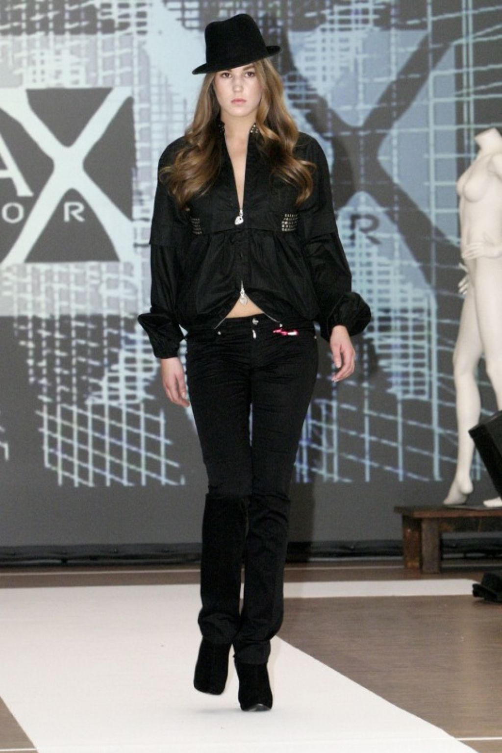 Janković z zaročenko živi v Močeradu