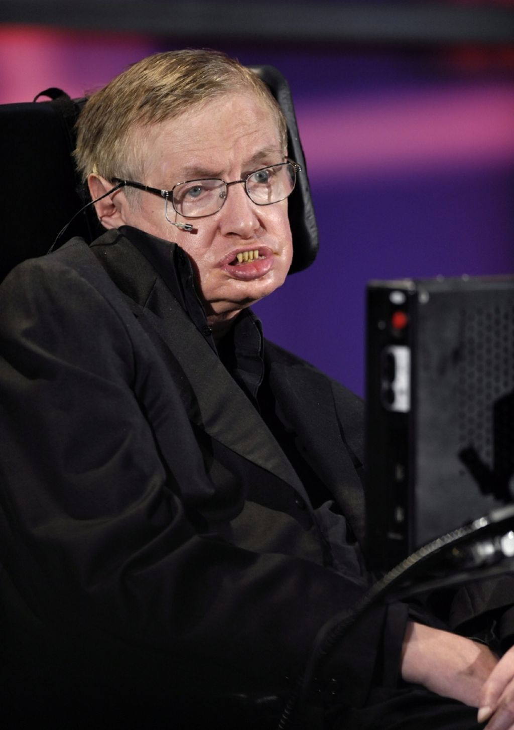 Hawking: Bog ni ustvaril vesolja