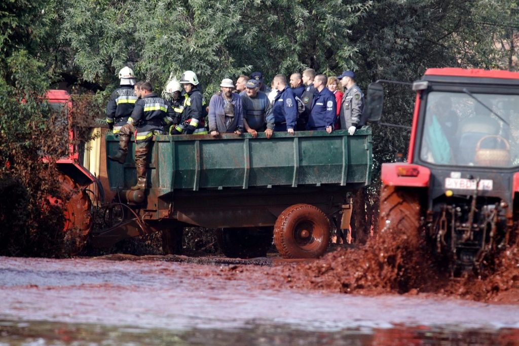 Na zahodu Madžarske nevarno izlitje strupene snovi