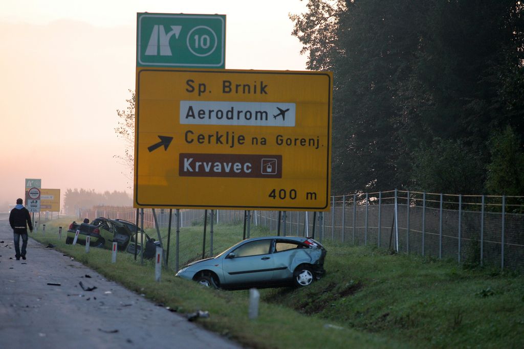 V nesreči na gorenjski avtocesti umrla ena oseba