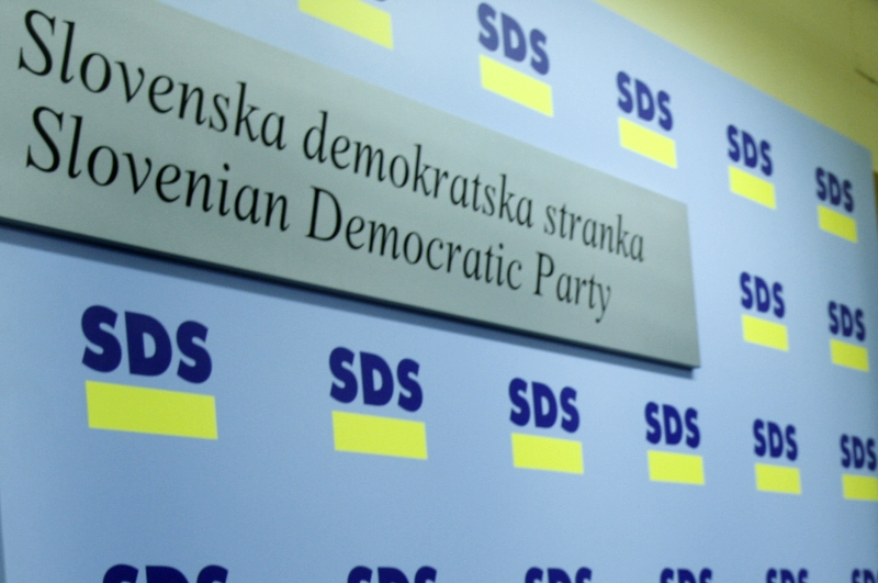 Je SDS s »sestavljanjem« dokumentov kršila zakon?