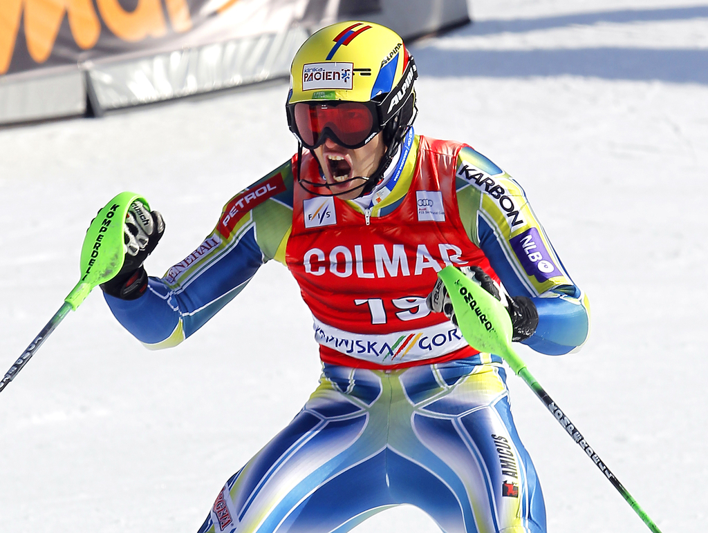 Ko gleda Hirscherja, se praska po glavi