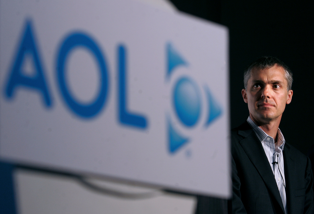 Aol bo ukinil 900 delovnih mest