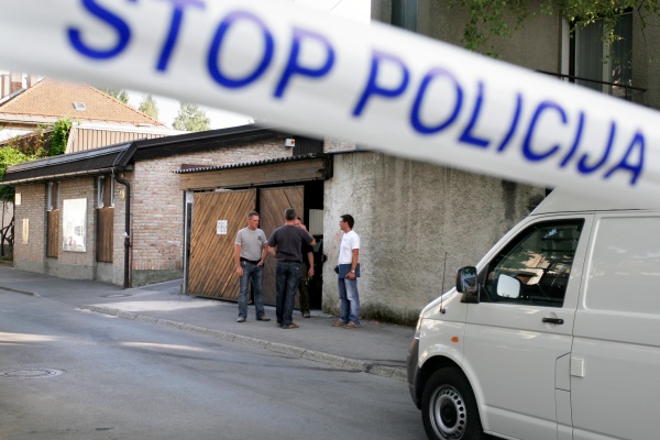 Ena oseba umrla, ena ranjena