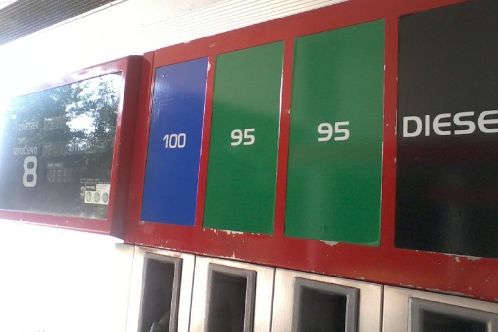 Na Petrolu ostali brez 98-oktanskega bencina