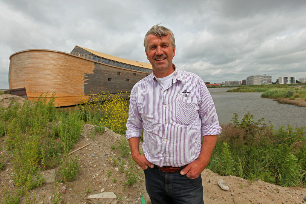 Noetova barka v »biblijski« velikosti in tudi vsebini