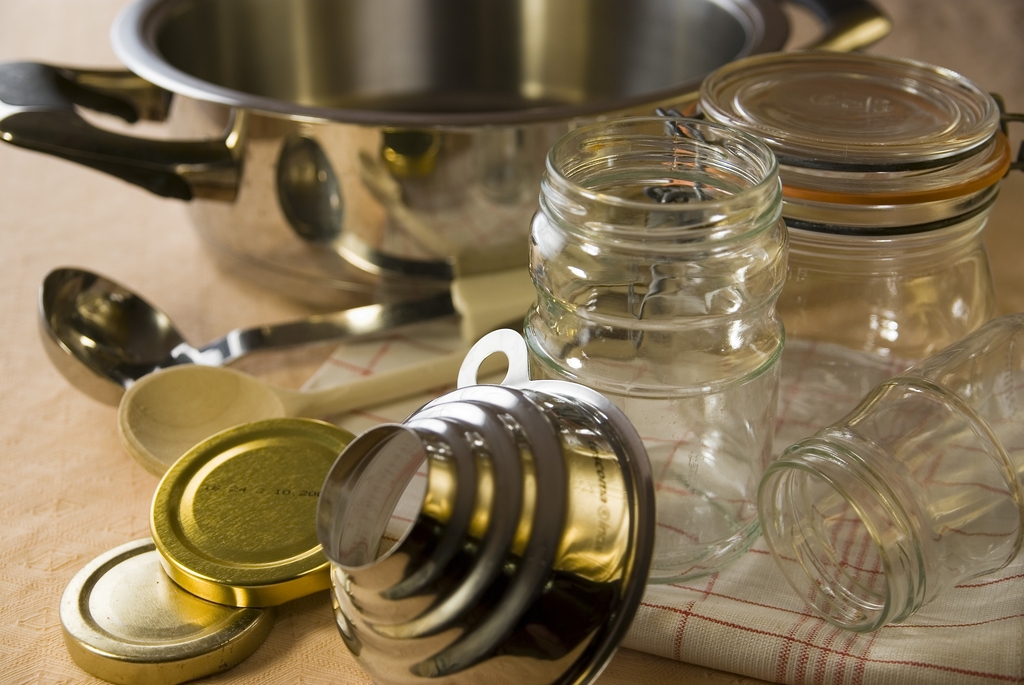 Deloindom: Vkuhavanje sadja in zelenjave - ob letu zavrzite lanske shranke