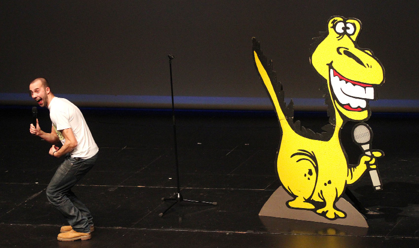 Stand-up komedija: Kaj je šala? Pot od A do B po drugi poti