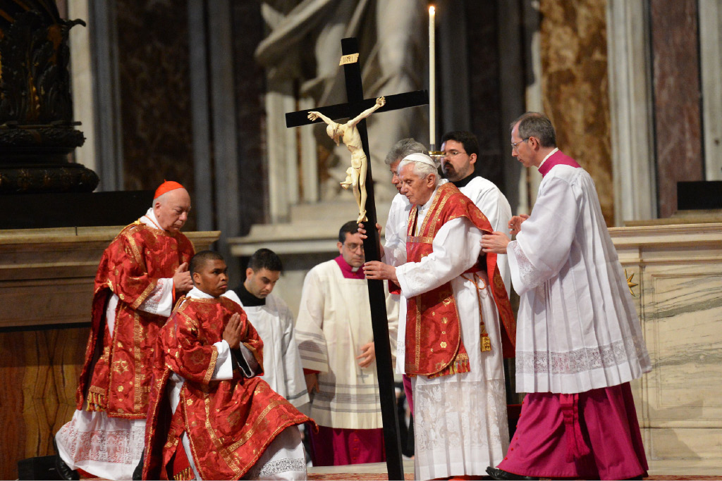 Pismo iz Rima: Križ v Koloseju, križi za obzidjem