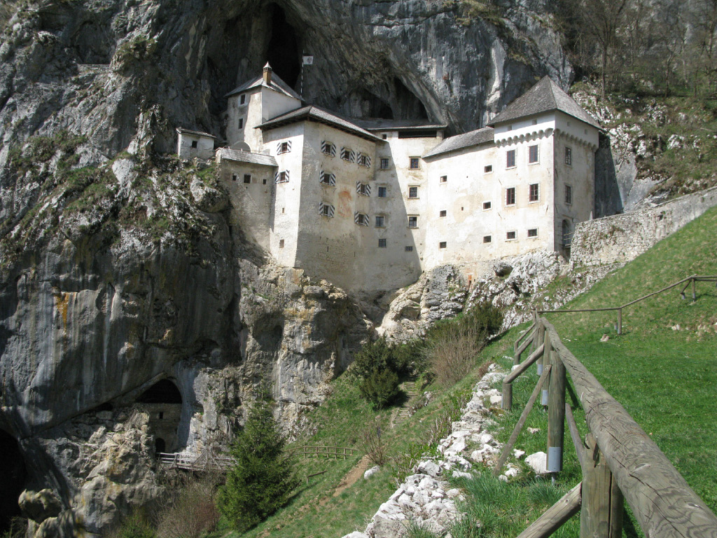 Postojnska tekma za Predjamski grad