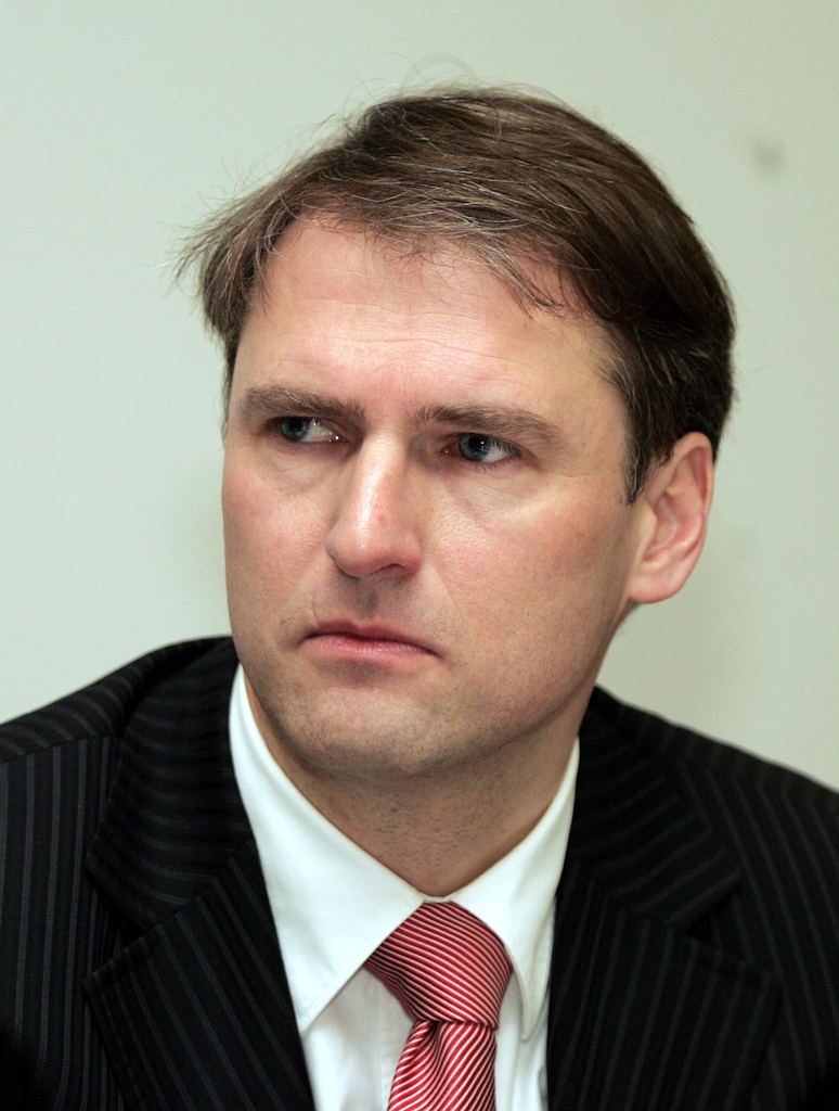 Bo banko UniCredit vodil Stefan Vavti?