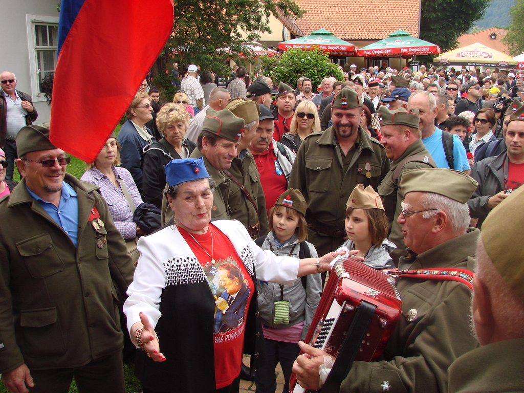 Množice so preplavile Titov rojstni kraj Kumrovec