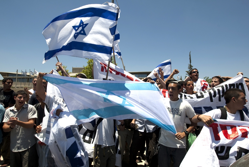 Zahodni breg: podrli bodo pet stanovanjskih hiš in zgradili 300 novih