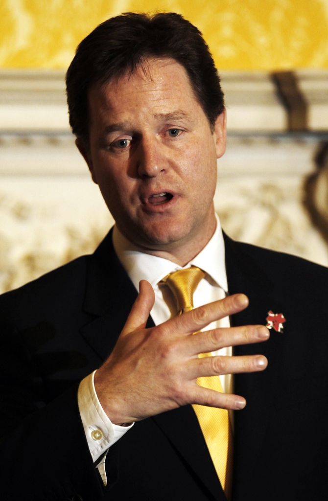 Britanski liberalni demokrati brez obžalovanja v drugi del mandata