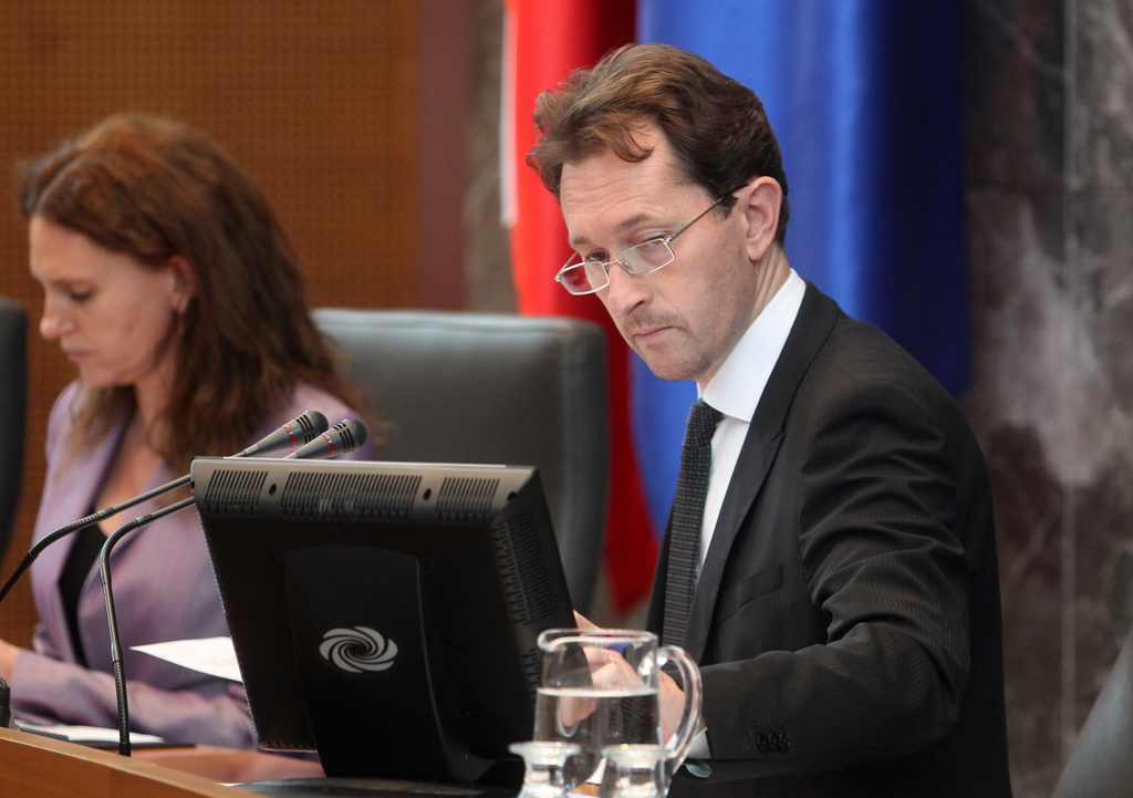 Kaj bi pomenil odstop Gregorja Viranta