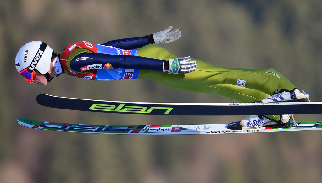 Jaka Hvala vrnil žogico: Moj favorit je Peter Prevc