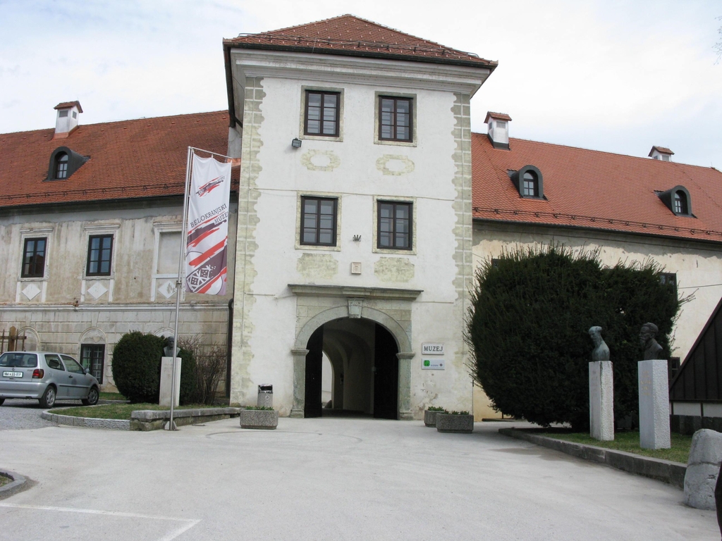 Metlika ima urejeno grajsko podstrešje