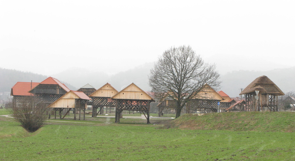 Dežela kozolcev v Šentrupertu čaka na pomlad