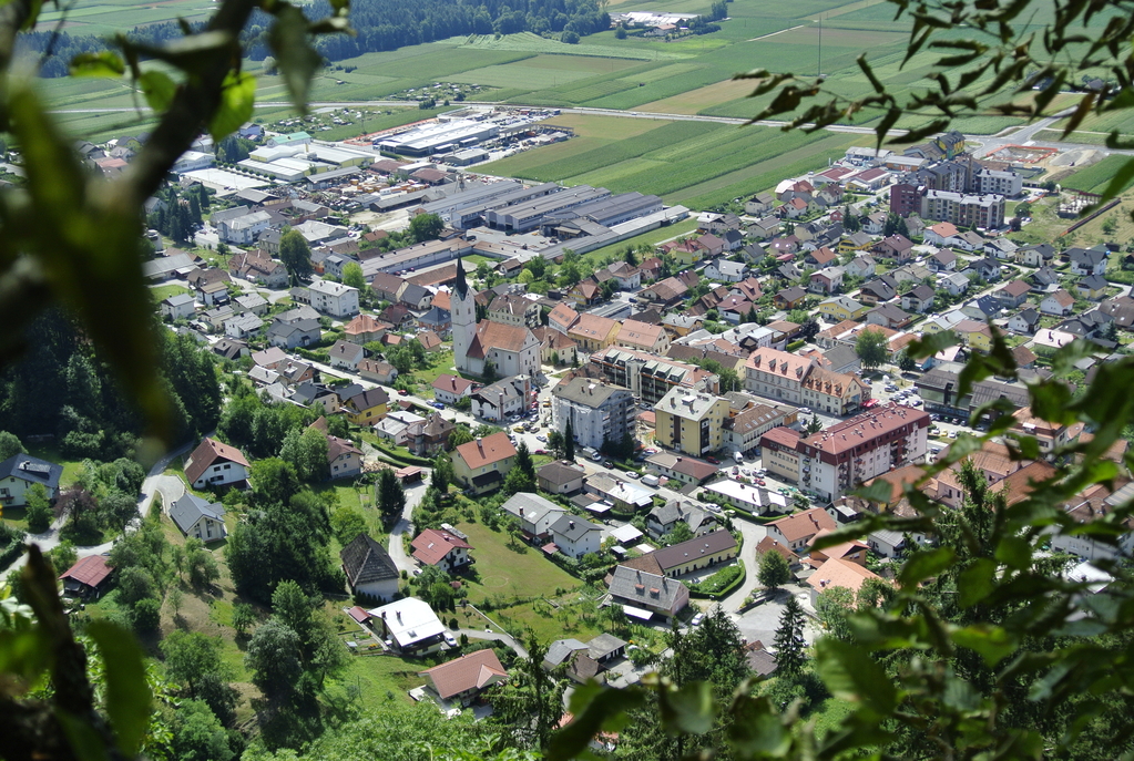 Iz dežele kralja Matjaža: Gradovi v oblakih