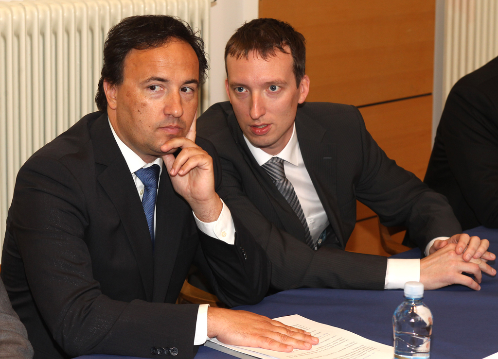 Sava le še z dvema članoma uprave