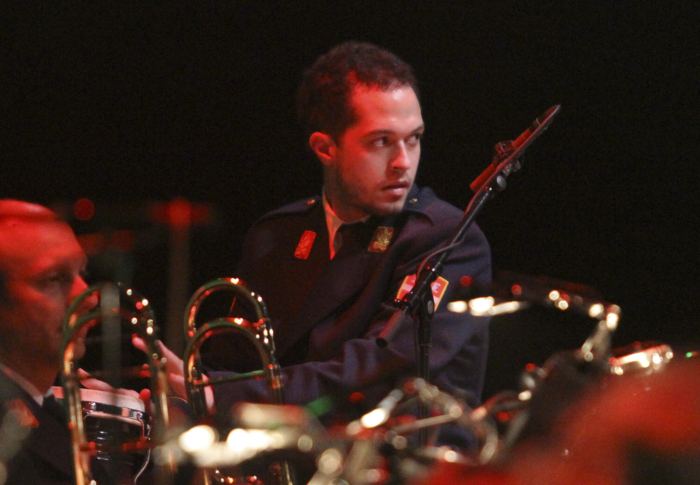 Magnifico je šlageraš, peder in čefur