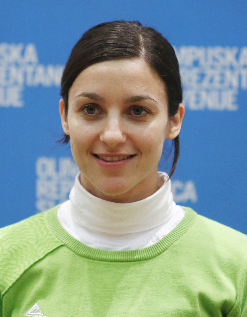 Napasti je treba z vsemi topovi