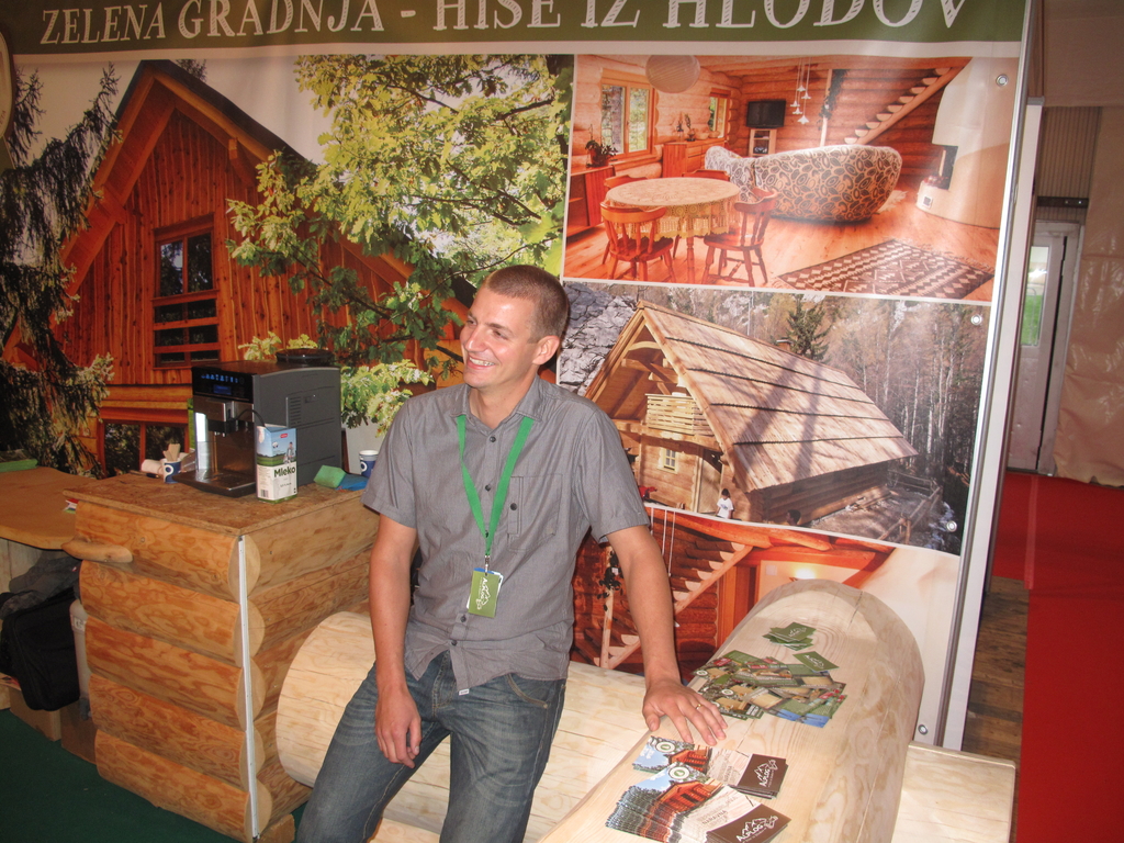 Slovenske hiše iz hlodov matere narave