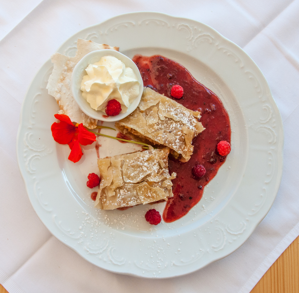 Nedelo izbira: Ekološko posestvo Trnulja, Črna vas