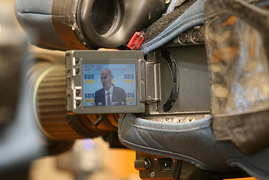 Novi mediji so povsem last SDS