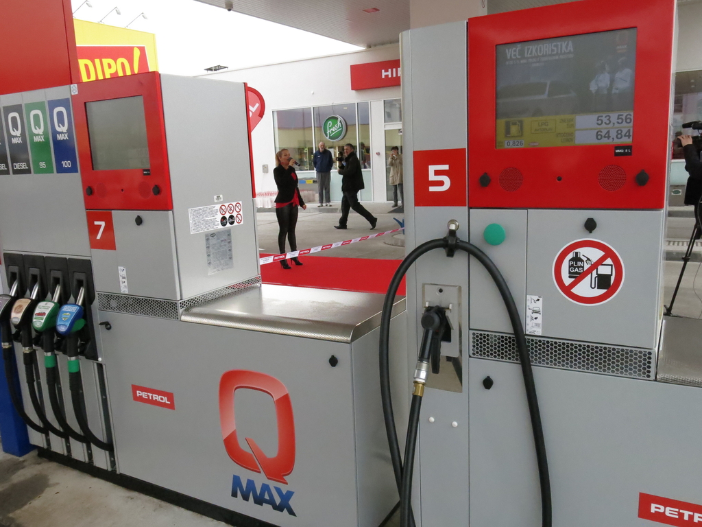 Zopet občutneje cenejša goriva