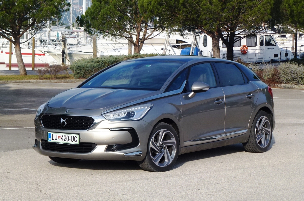Preizkusili smo: DS5 sport chic blueHDi 180 EAT6