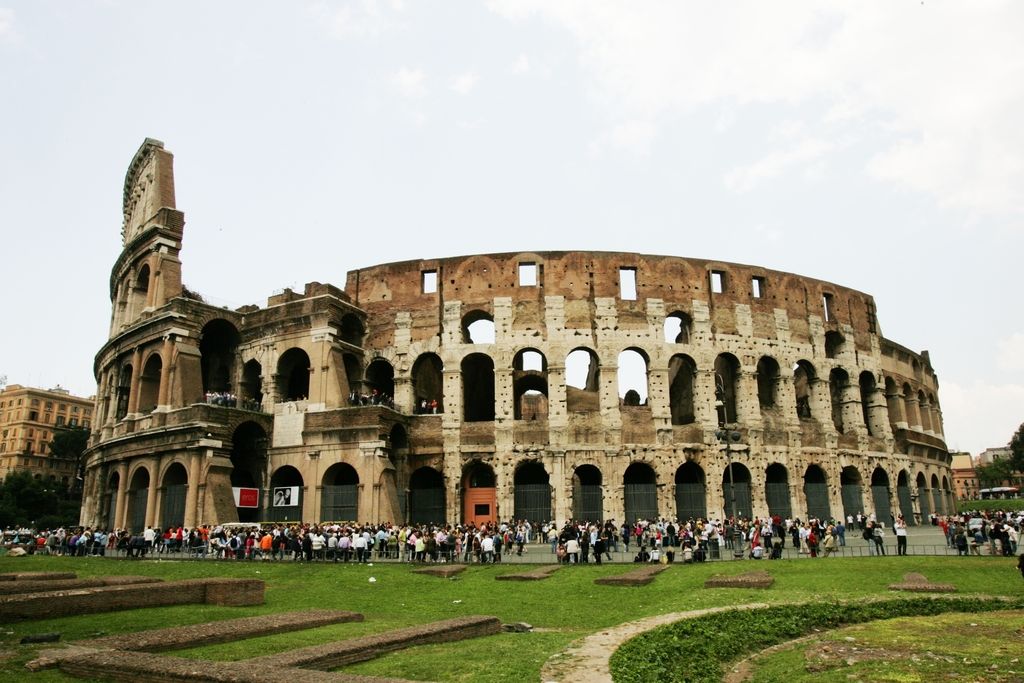 Italija: Vsakemu sveže polnoletnemu 500 evrov kulturne žepnine