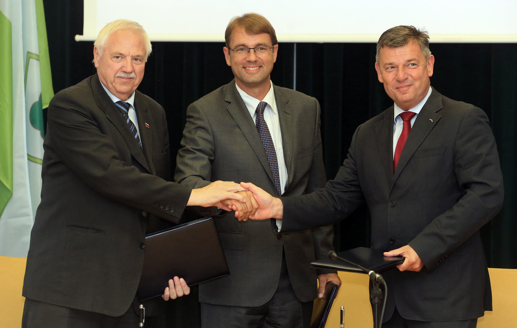 Tretja os: do ceste jih loči le še šest let