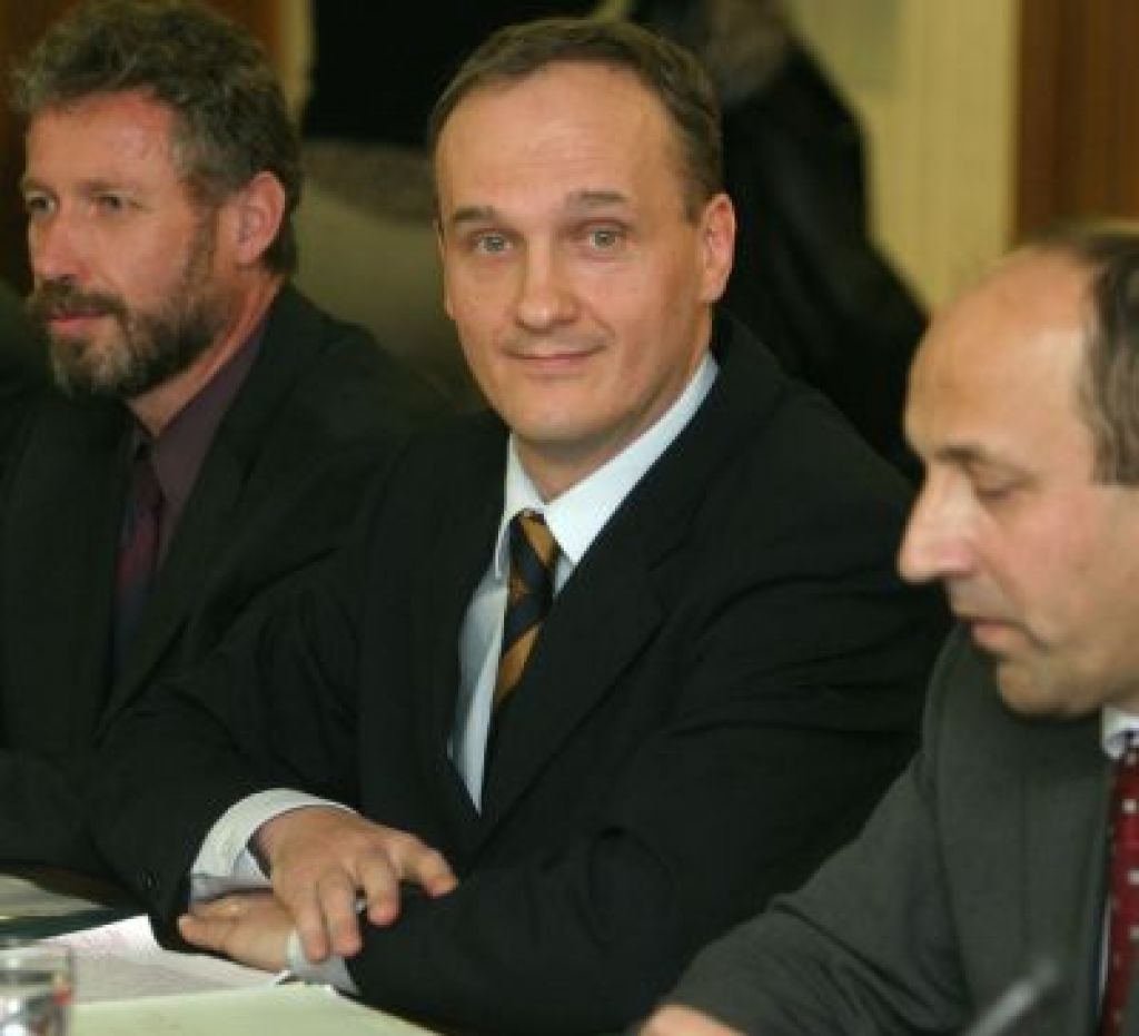 Vlada sprejela lokacijski načrt proge Divača - Koper