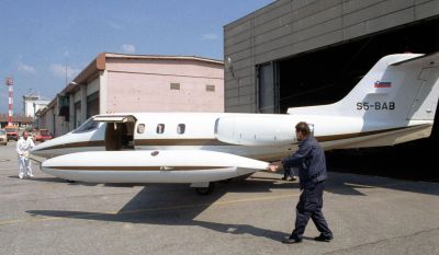 Staro vladno letalo ameriški družbi