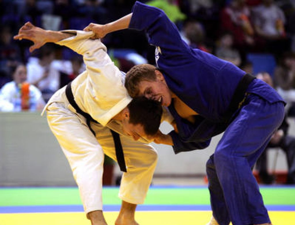 Drakšič najmočnejši tudi do 66 kg