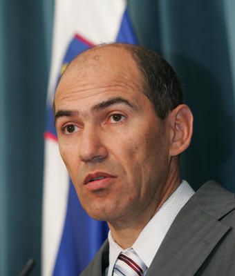 Slovenski premier ponovno na nogah