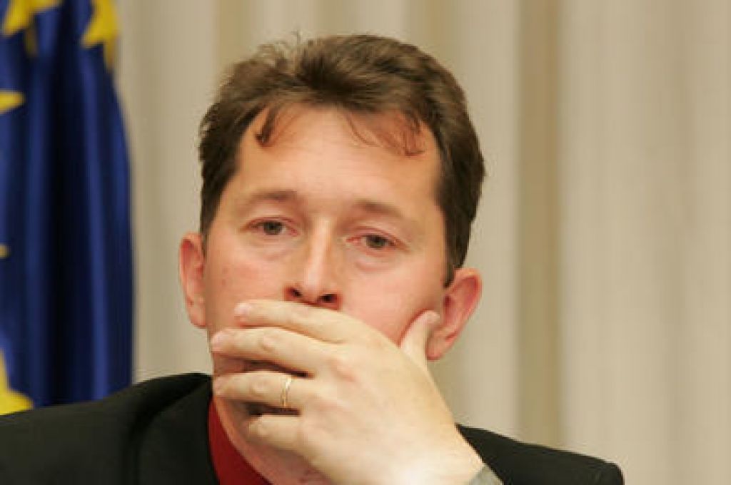 Posel za tri milijarde tolarjev