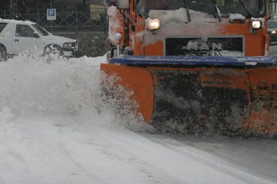 Novozapadli sneg oviral promet