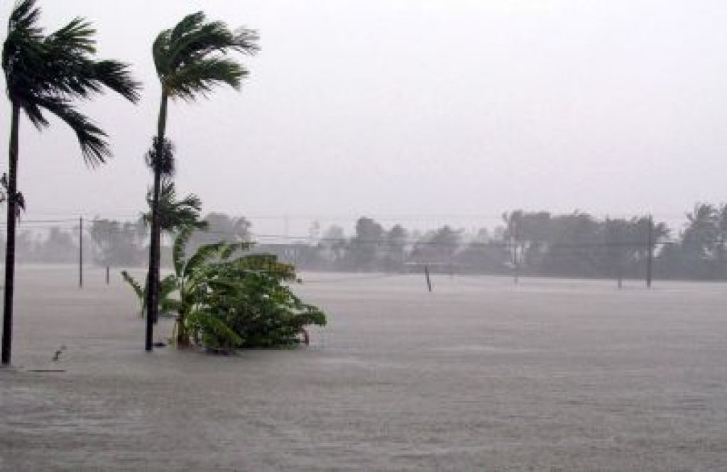 Tajfun Kai-Tak divja po Vietnamu