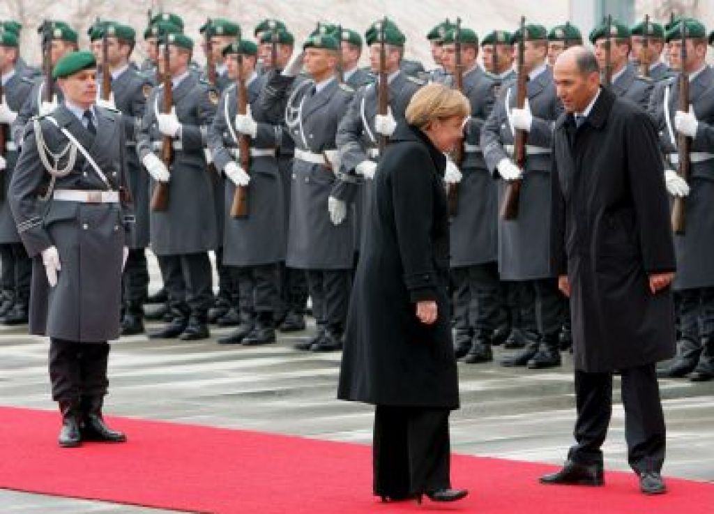 Merklova in Janša za dinamično Evropo